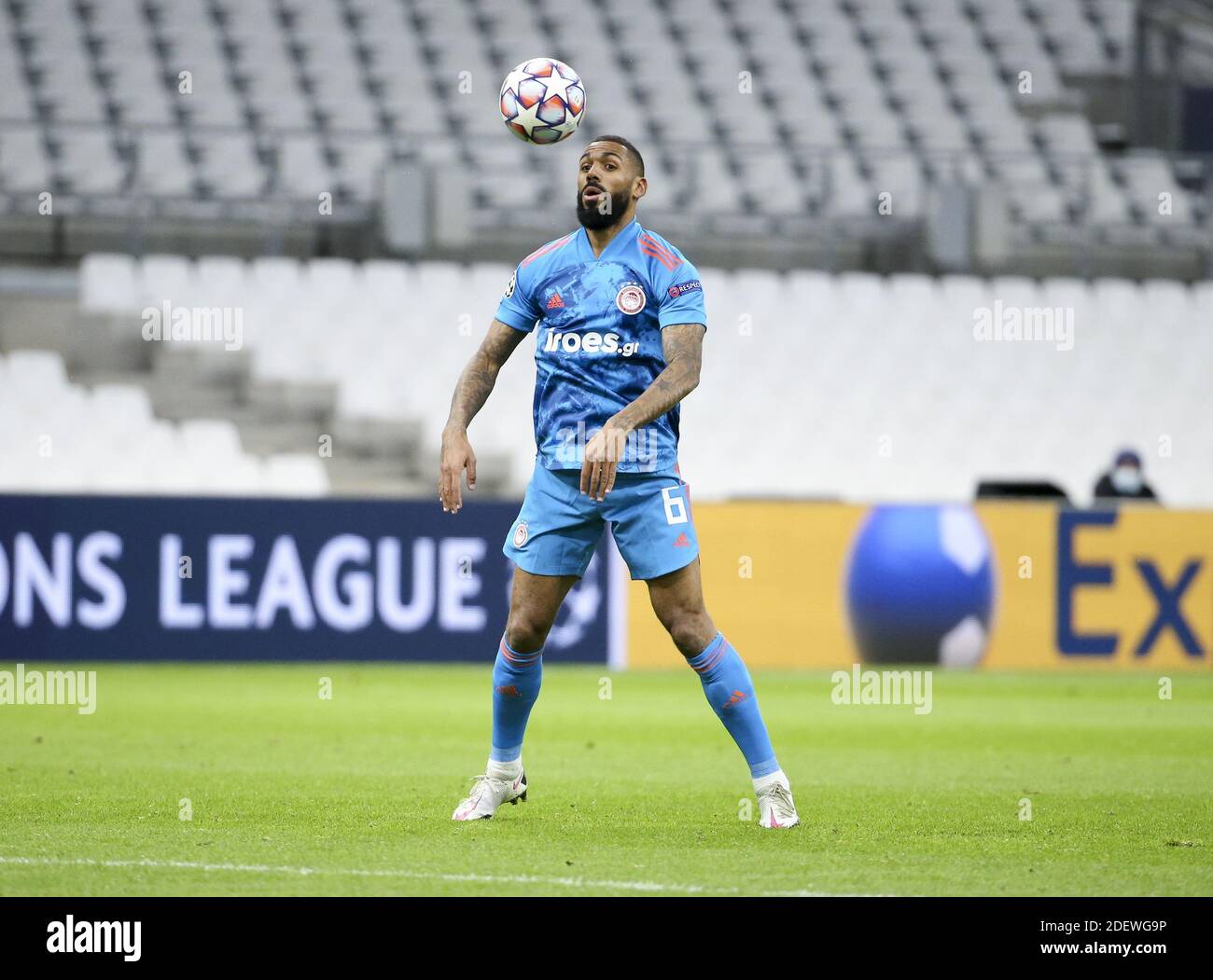 Stade velodrome olympique marseille team group hi-res stock photography ...