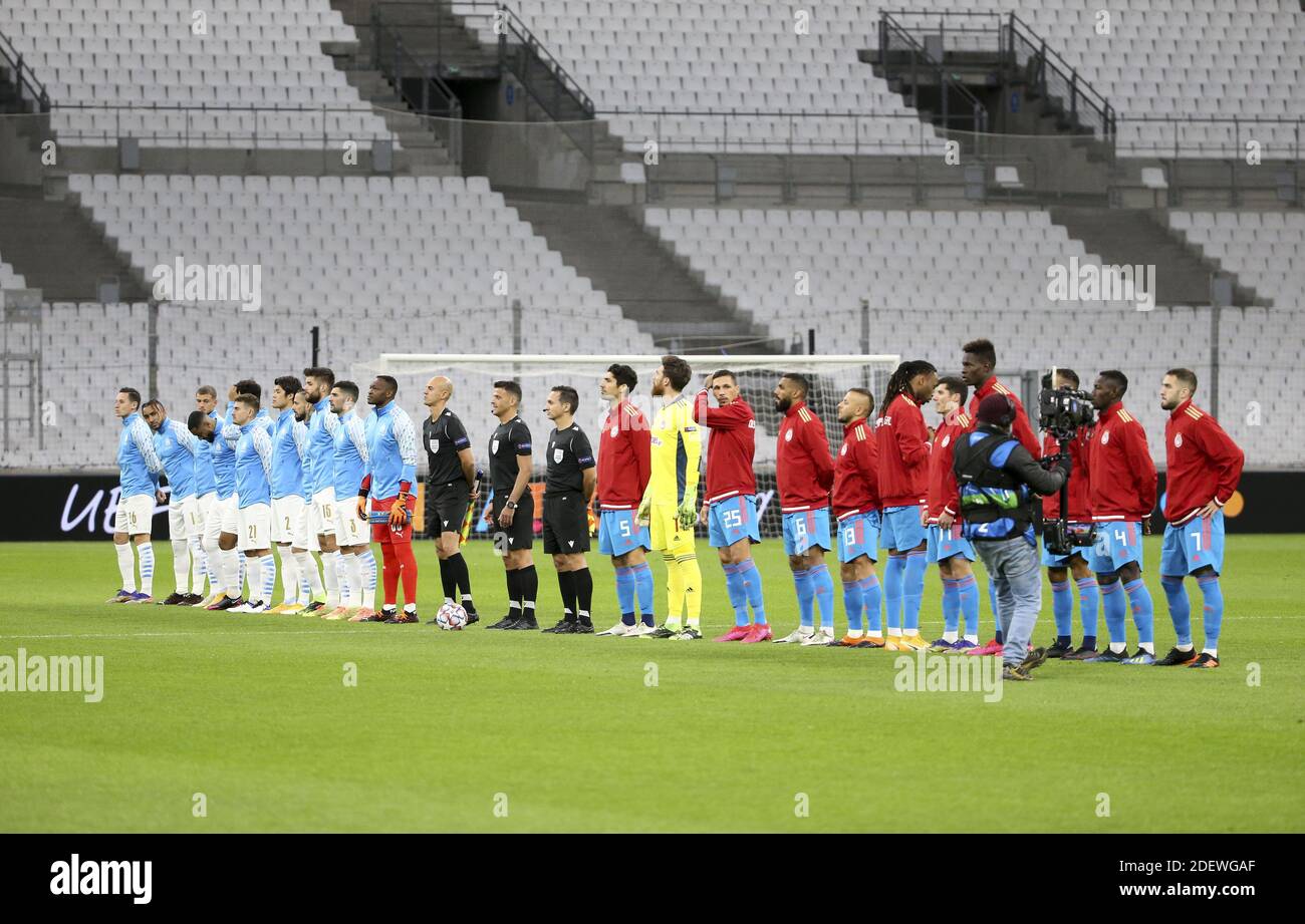Team Marseille and team Olympiacos pose before the UEFA Champions ...