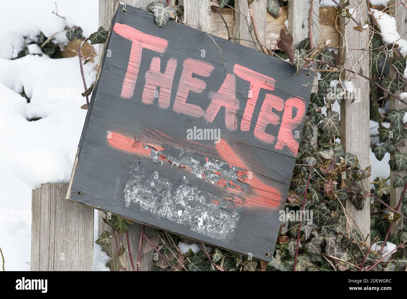 A view of old handmade signpost theater Stock Photo - Alamy