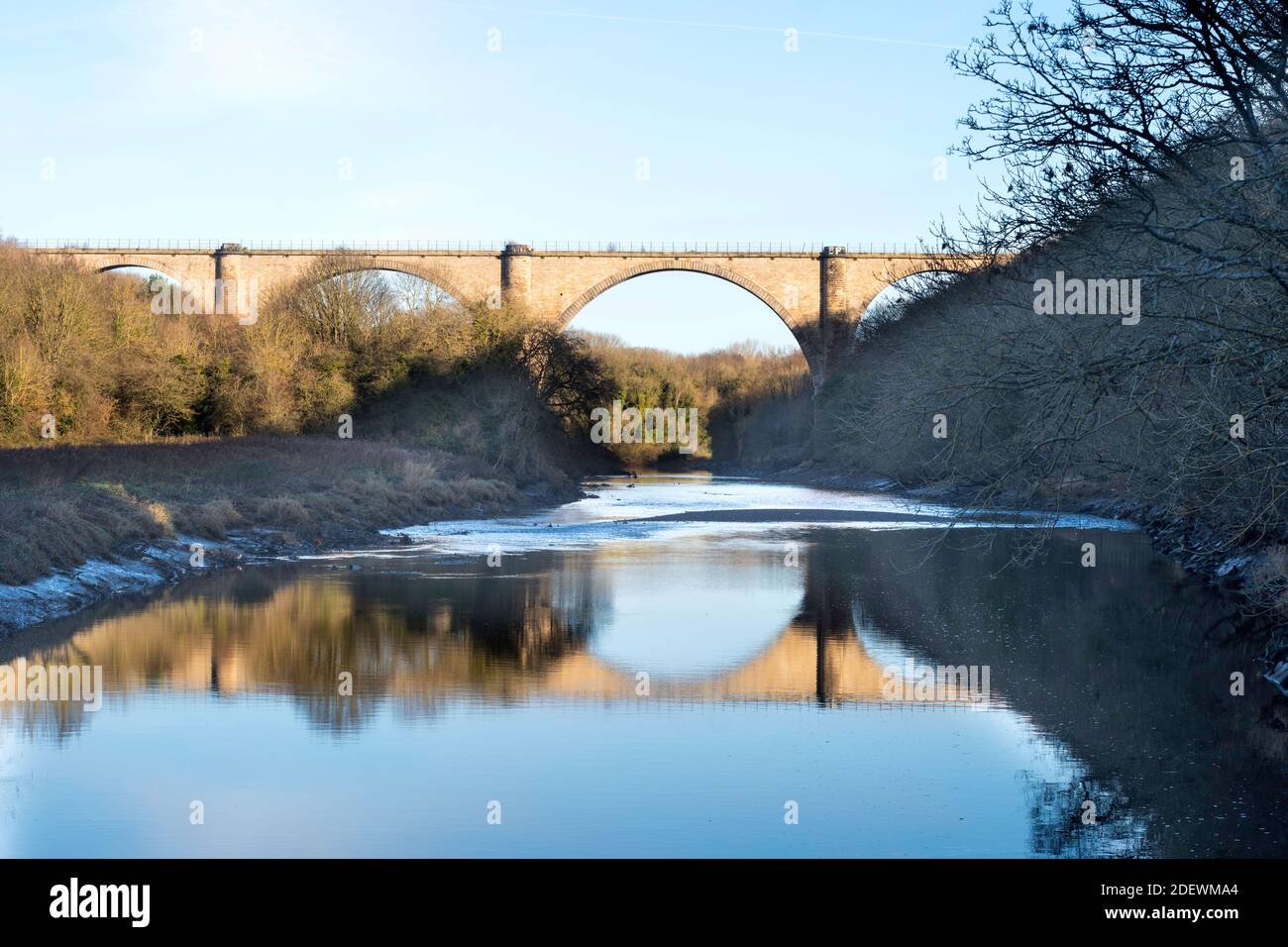 Stone arch rail viaduct hi-res stock photography and images - Alamy