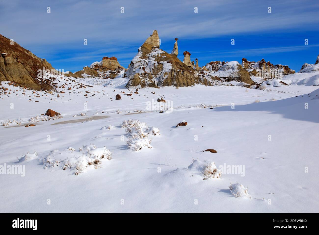 geography / travel, USA, Bisti Badlands, monolith and Gesteinsaeule ...