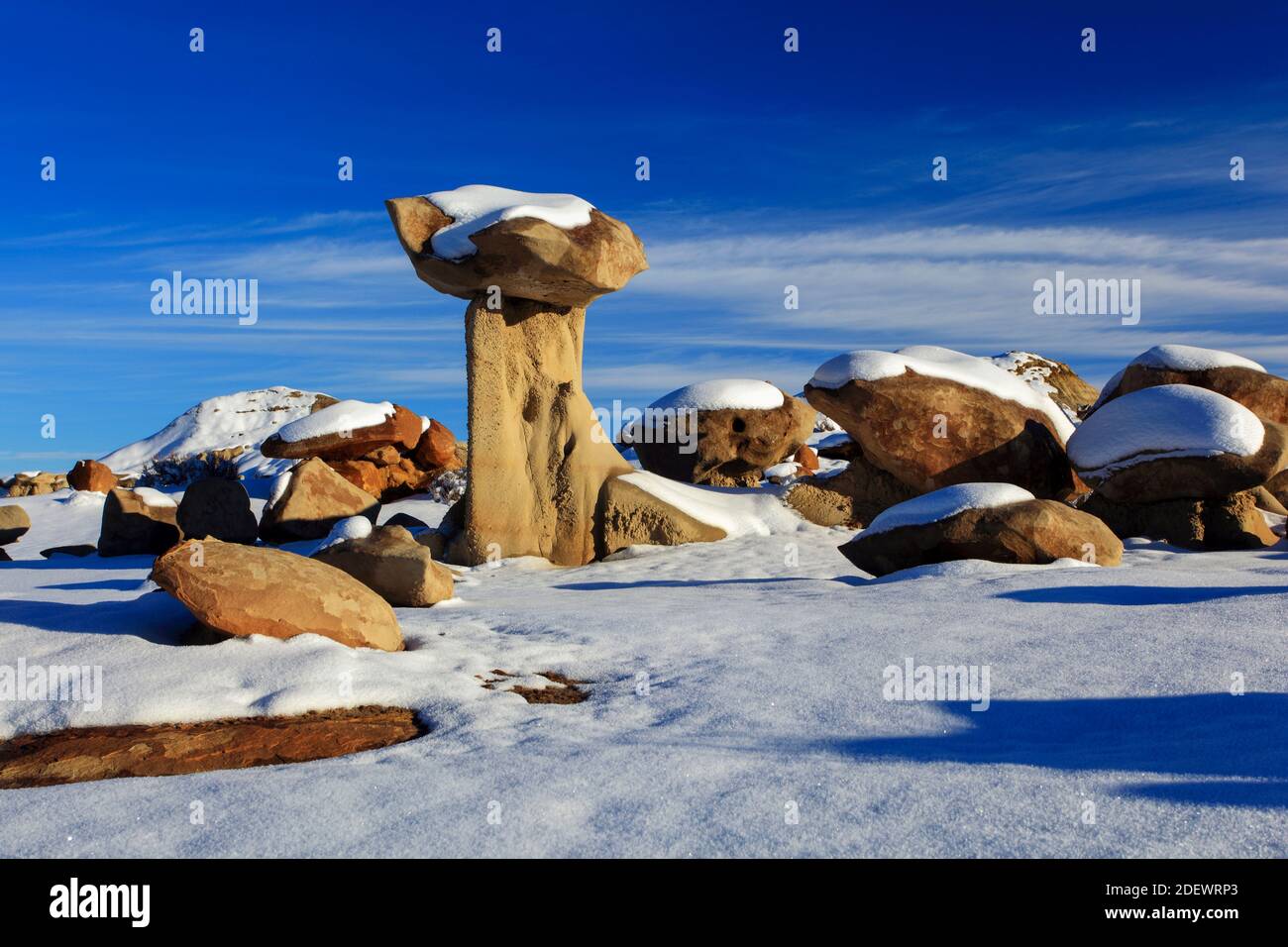 geography / travel, USA, Bisti Badlands, monolith and Gesteinsaeule ...