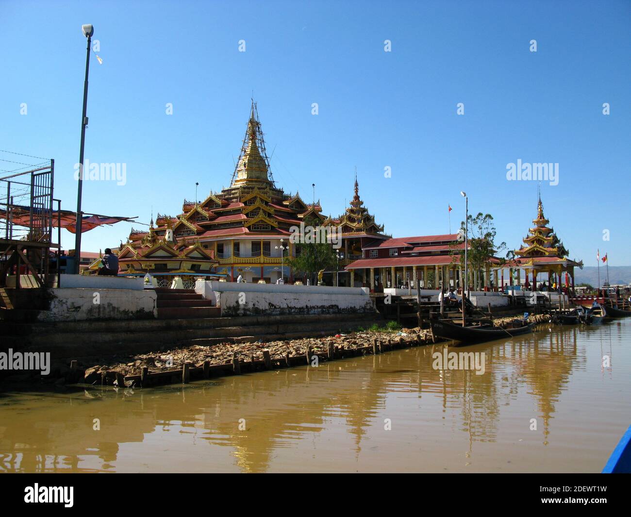 The temple on the coast of Inle lake, Myanmar Stock Photo - Alamy