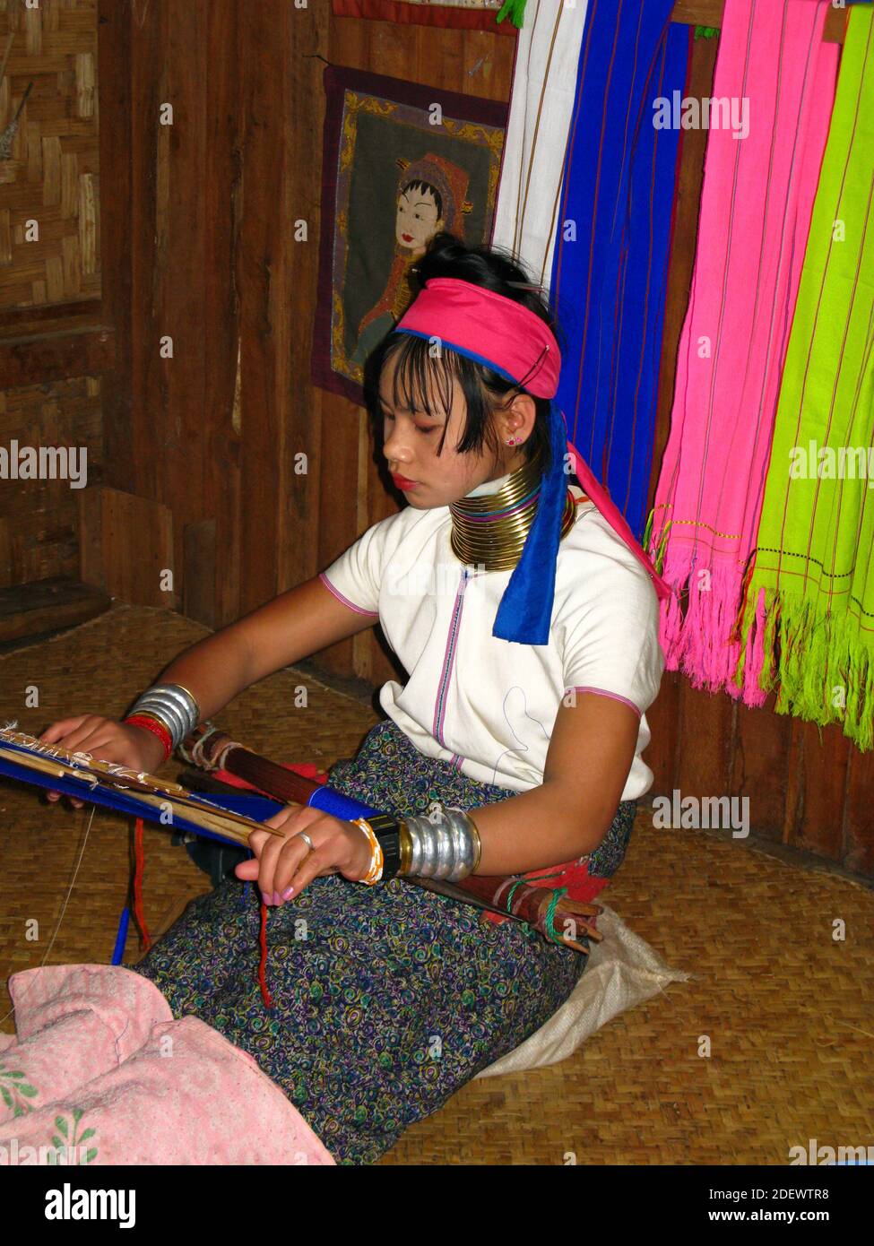 Kayan people, Padaung women, Inle lake, Myanmar Stock Photo - Alamy