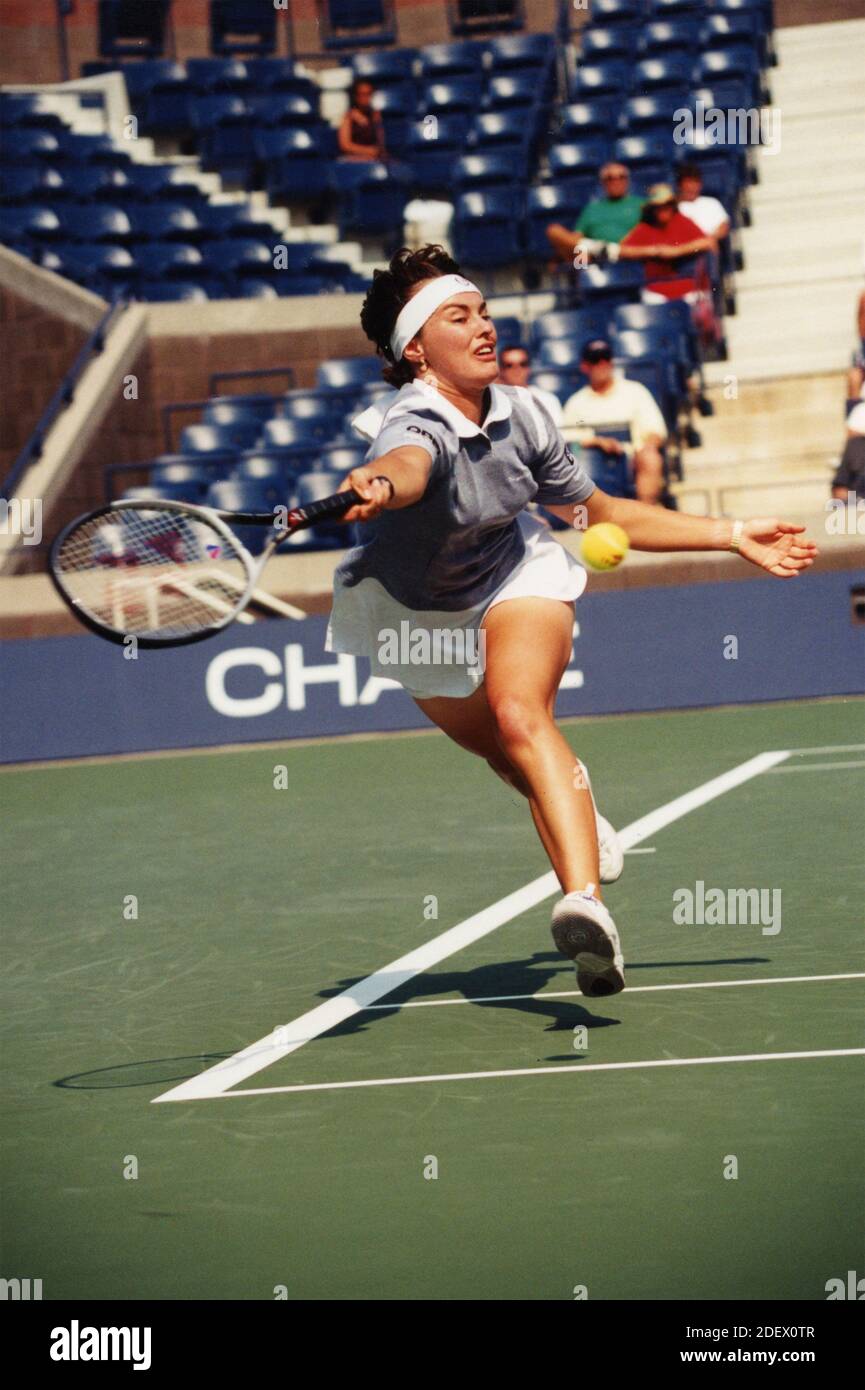 Martina hingis 1998 hi-res stock photography and images - Alamy