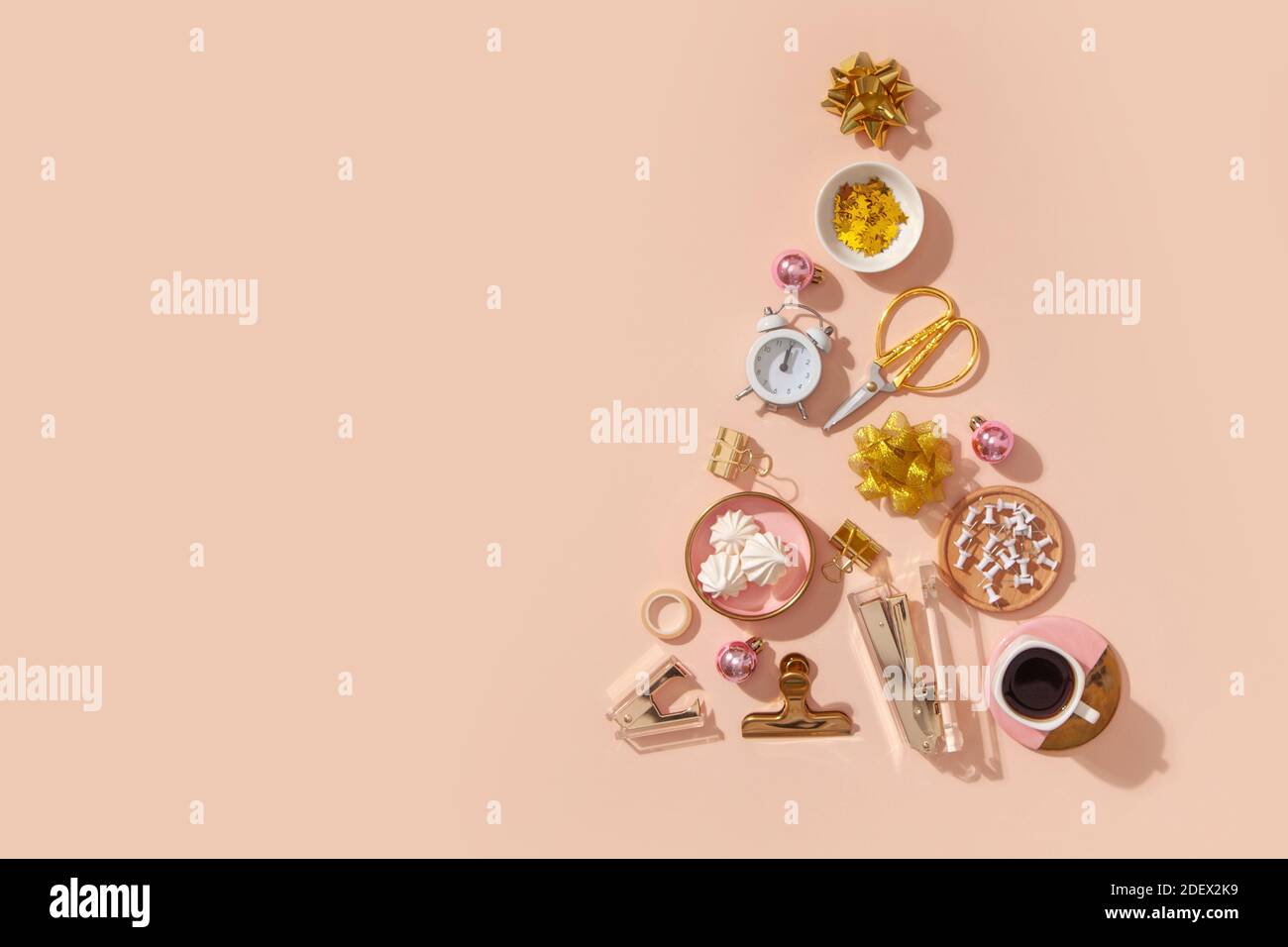 Office stationery alarm clock hi-res stock photography and images - Alamy