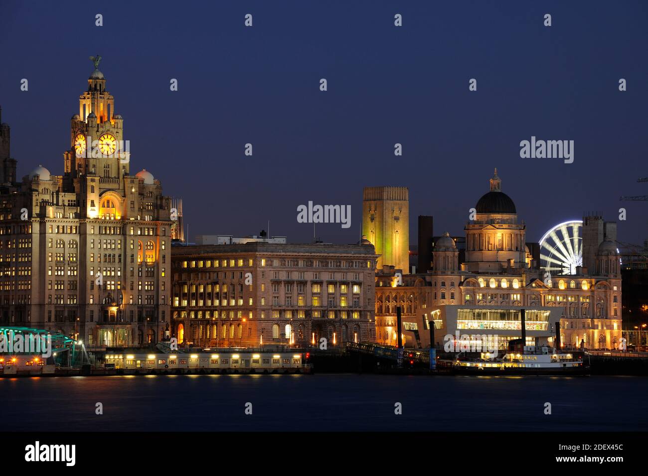 Liverpool pier head river mersey royal iris hi-res stock photography ...