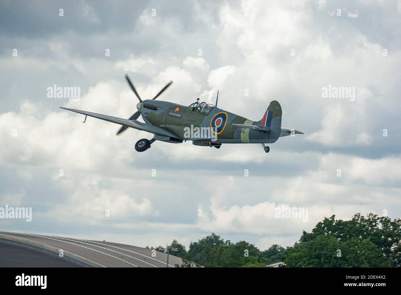 Spitfire fighter plane hi-res stock photography and images - Alamy