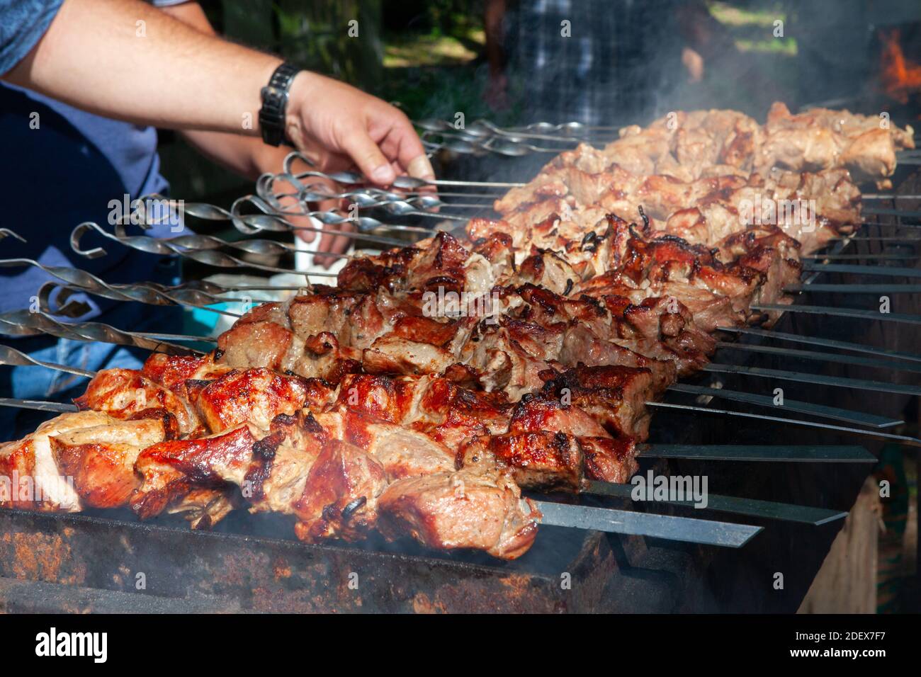 Too many cooks hi-res stock photography and images - Alamy