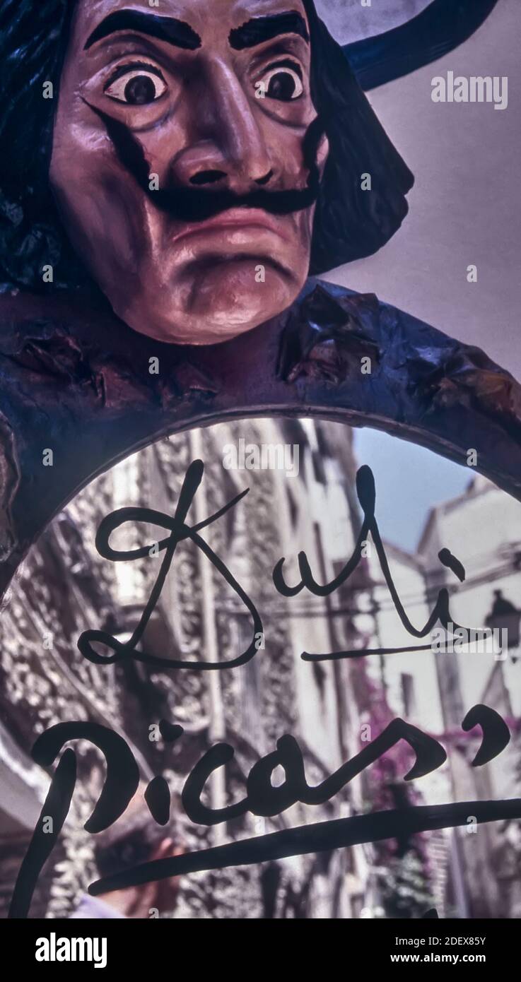 Bust of Salvador Dali in a mirror with his name that of Picasso and the ...