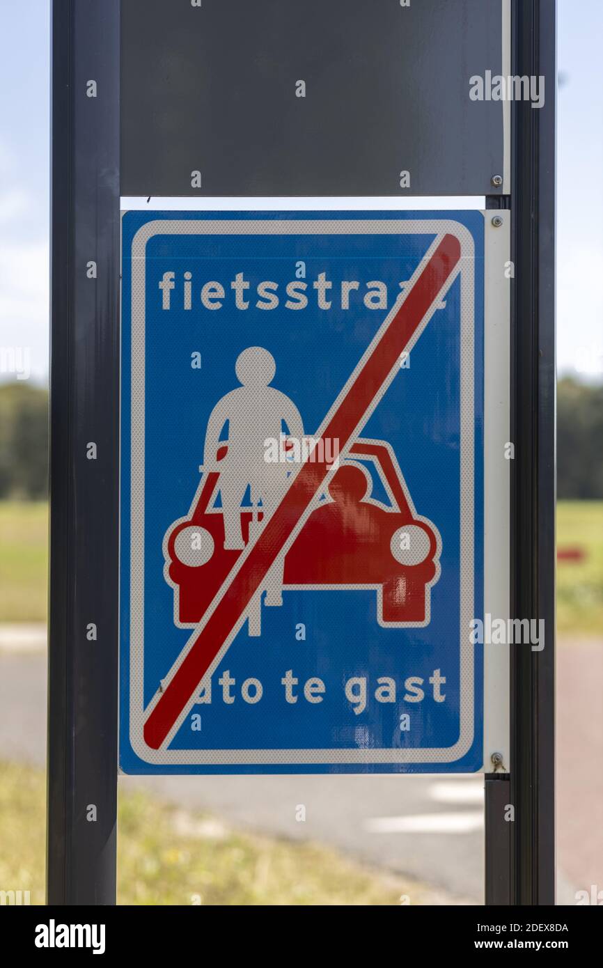 Red bicycle no rider hi-res stock photography and images - Alamy