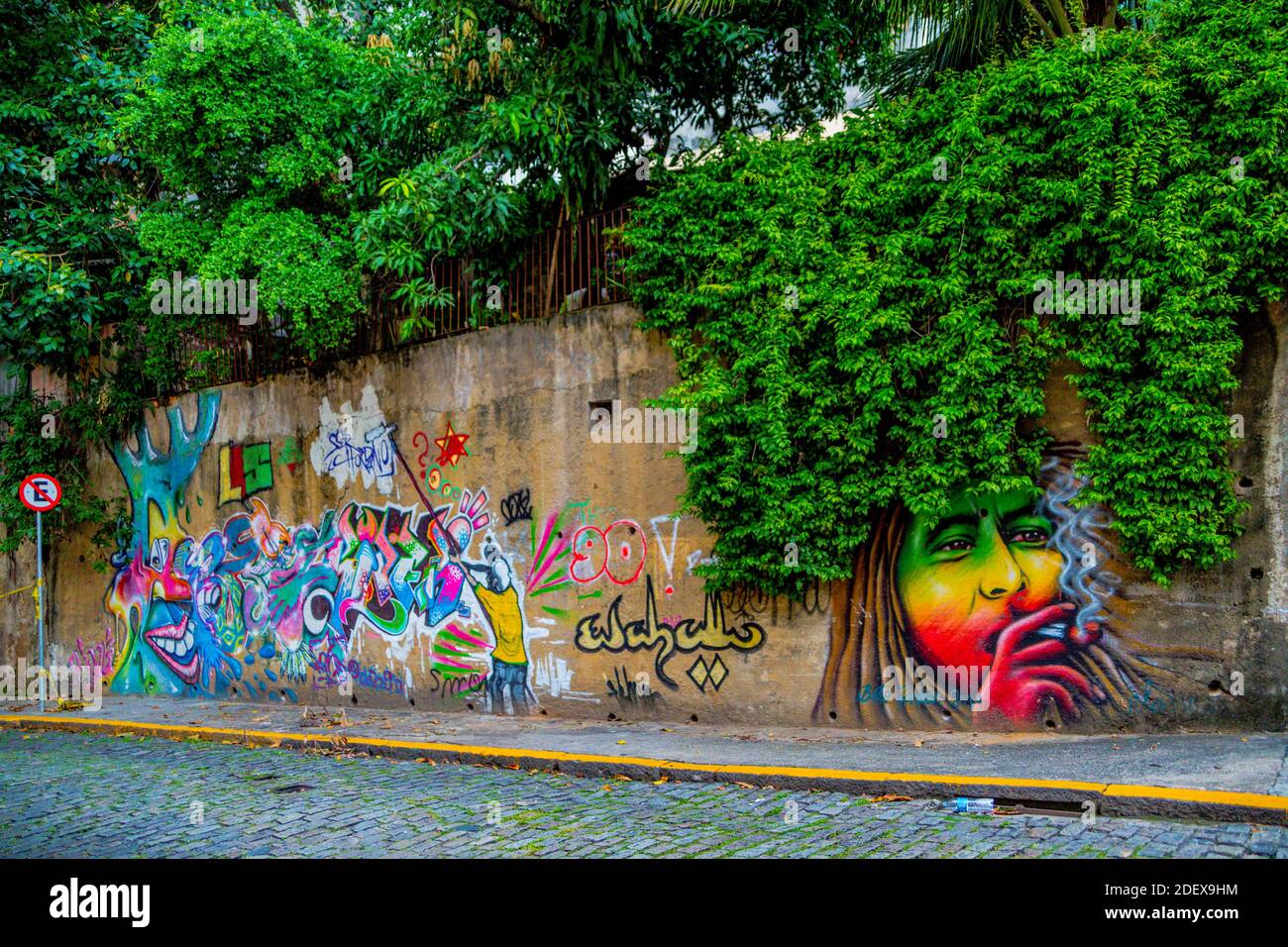 Rio graffiti stairs hi-res stock photography and images - Alamy