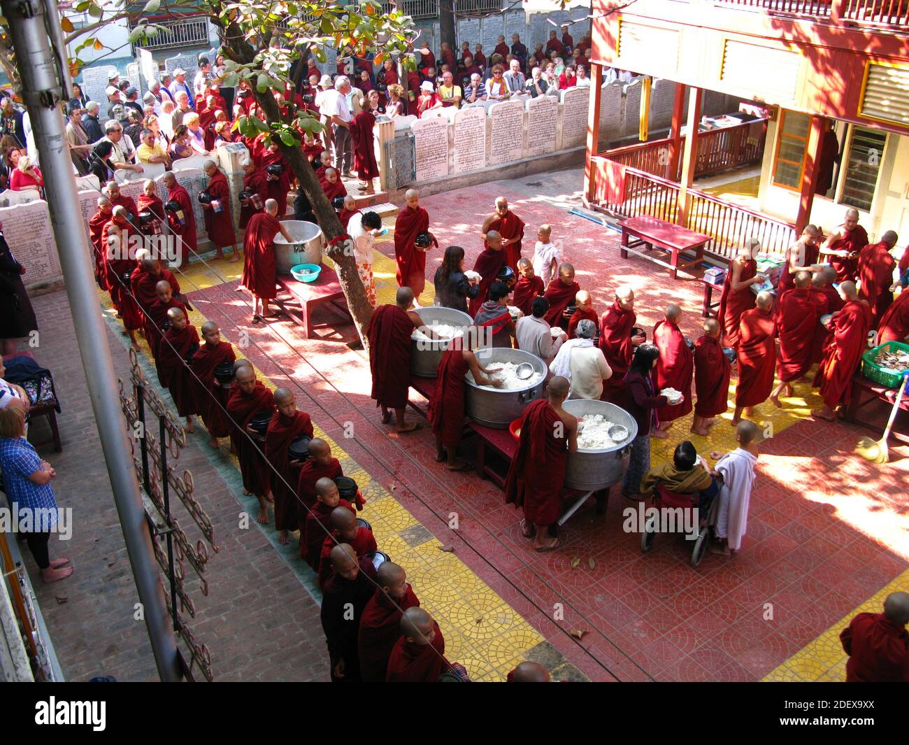 Young buddhist monks at the mahagandayon monastery mandalay hi-res ...
