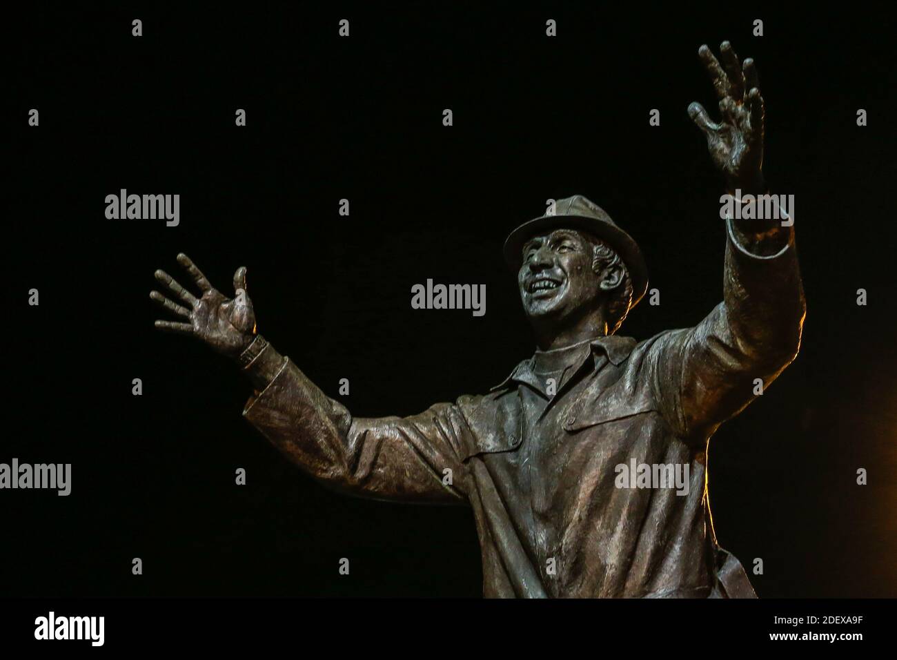 Statue of Sunderland legend Bob Stokoe outside of the Stadium of Light ...