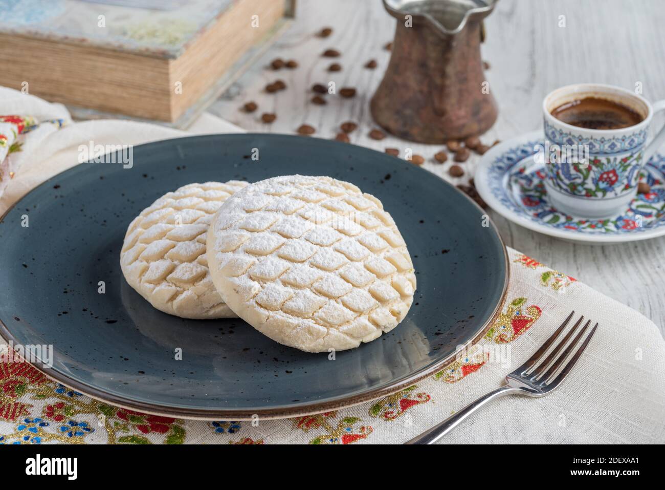Flour cookie hi-res stock photography and images - Alamy
