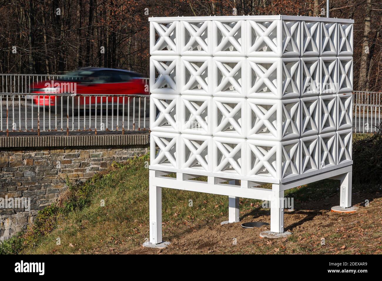 Catalyst support hi-res stock photography and images - Alamy