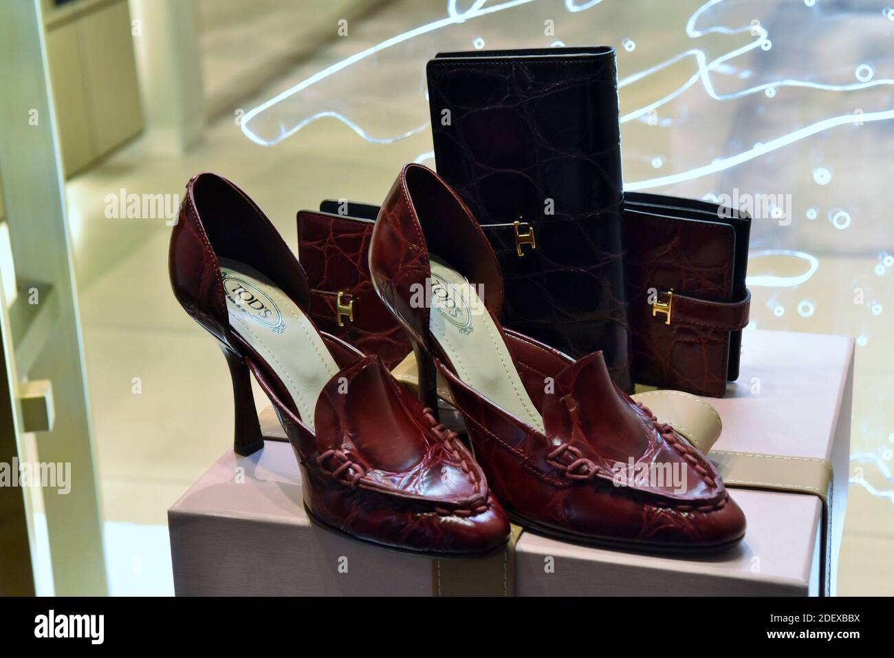 SHOES ON DISPLAY AT TOD'S BOUTIQUE IN CONDOTTI STREET Stock Photo - Alamy