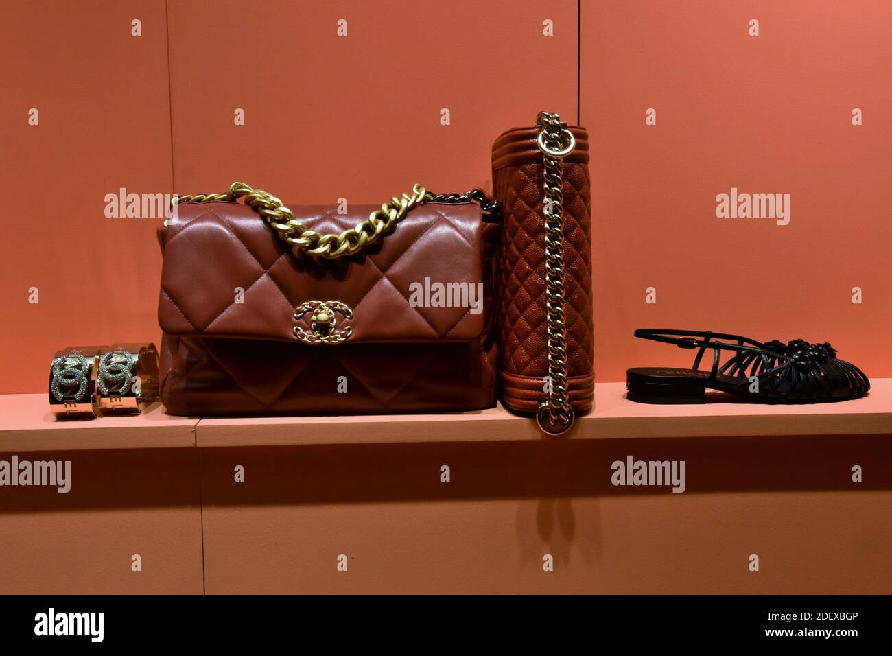 BAGS ON DISPLAY AT CHANEL BOUTIQUE IN SPAGNA SQUARE Stock Photo - Alamy