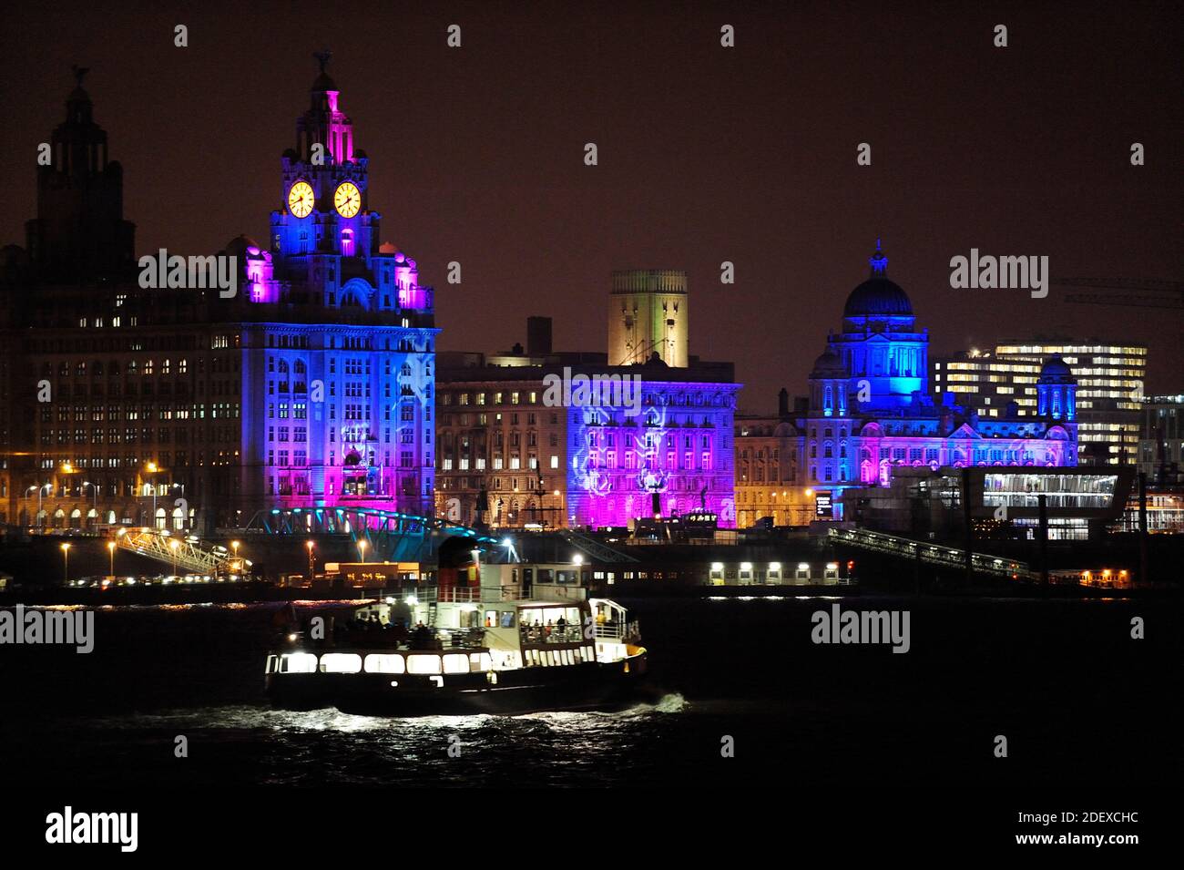 Liverpool Skyline At Night High Resolution Stock Photography and Images ...