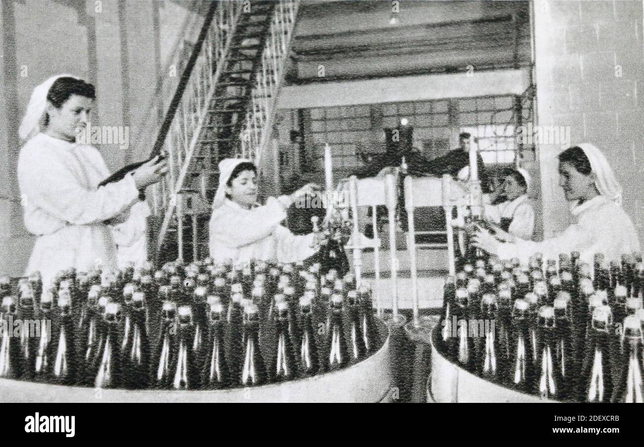 1950s factory hi-res stock photography and images - Alamy