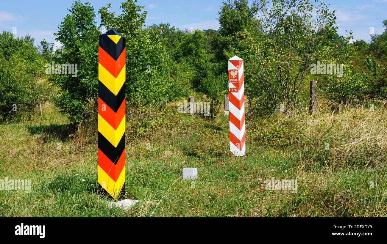 German polish border hi-res stock photography and images - Alamy