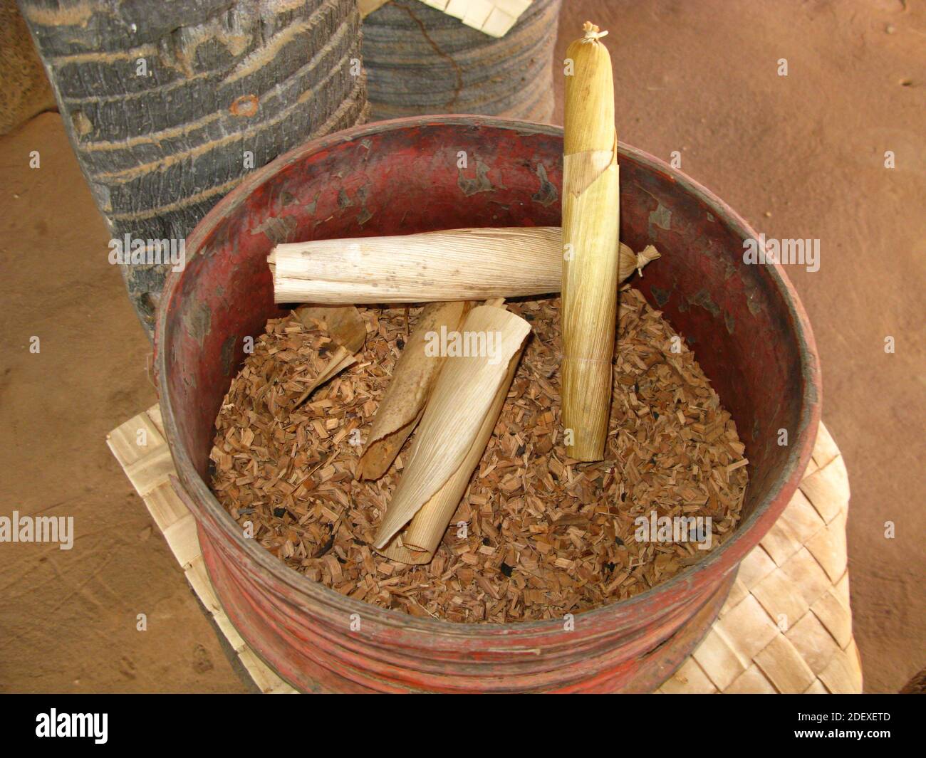 Palm tree alcohol production hi-res stock photography and images - Alamy