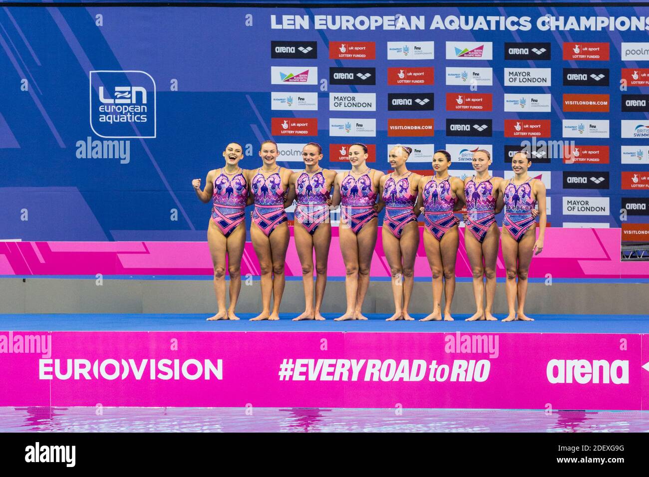 Team ukraine artistic swimming hi-res stock photography and images - Alamy
