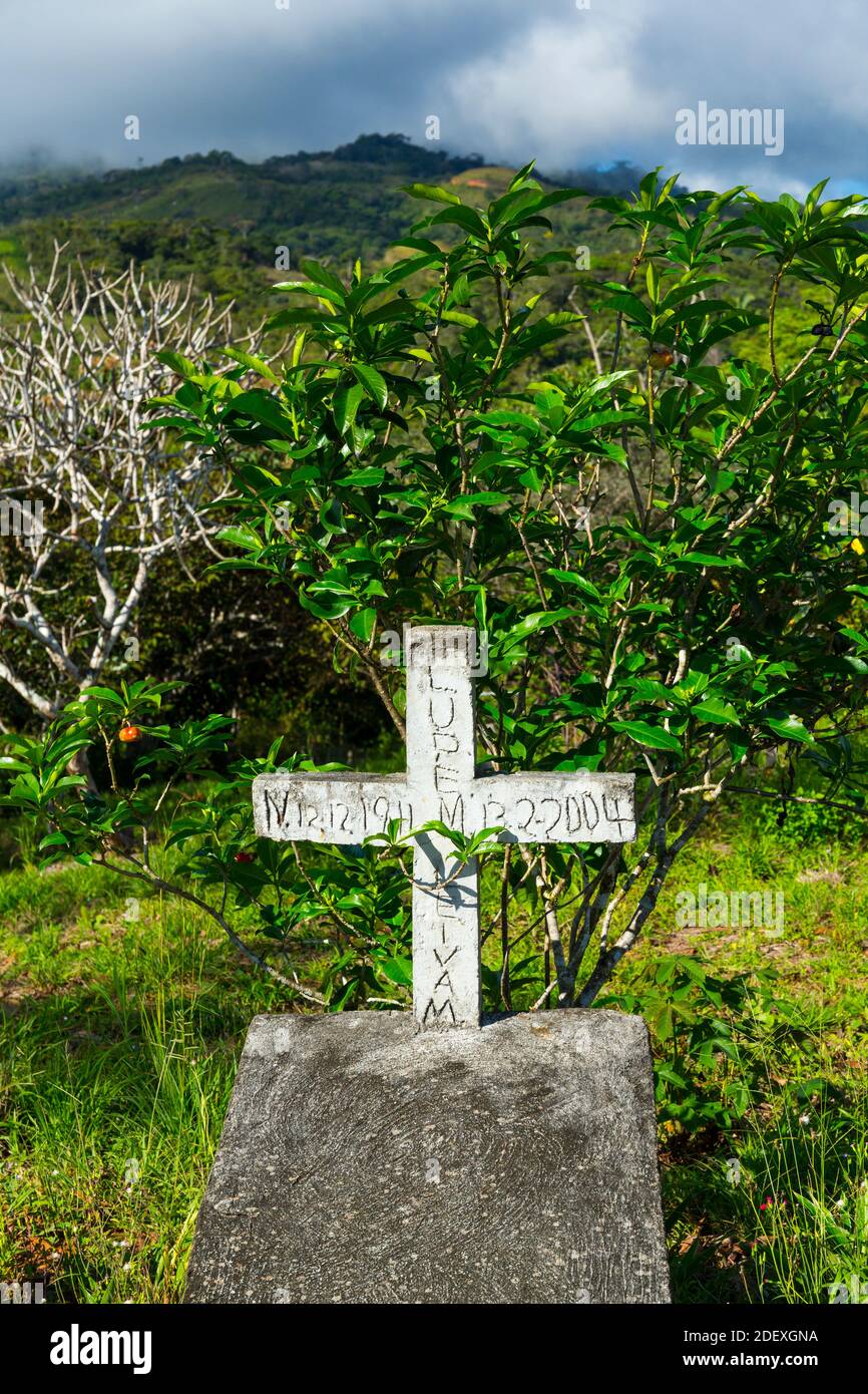 Cemetery Boruca (also known as the Brunca or the Brunka) indigenous ...