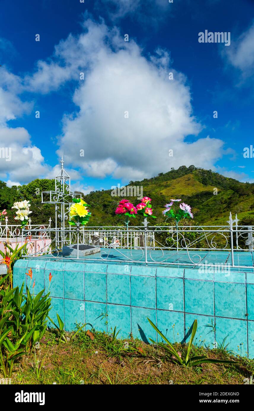 Cemetery Boruca (also known as the Brunca or the Brunka) indigenous ...
