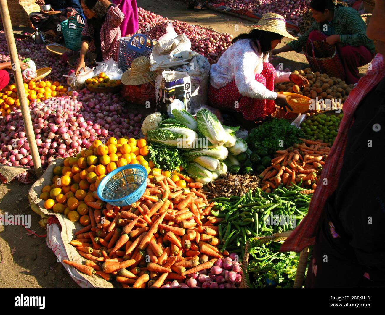 The local market, Bagan, Myanmar Stock Photo - Alamy