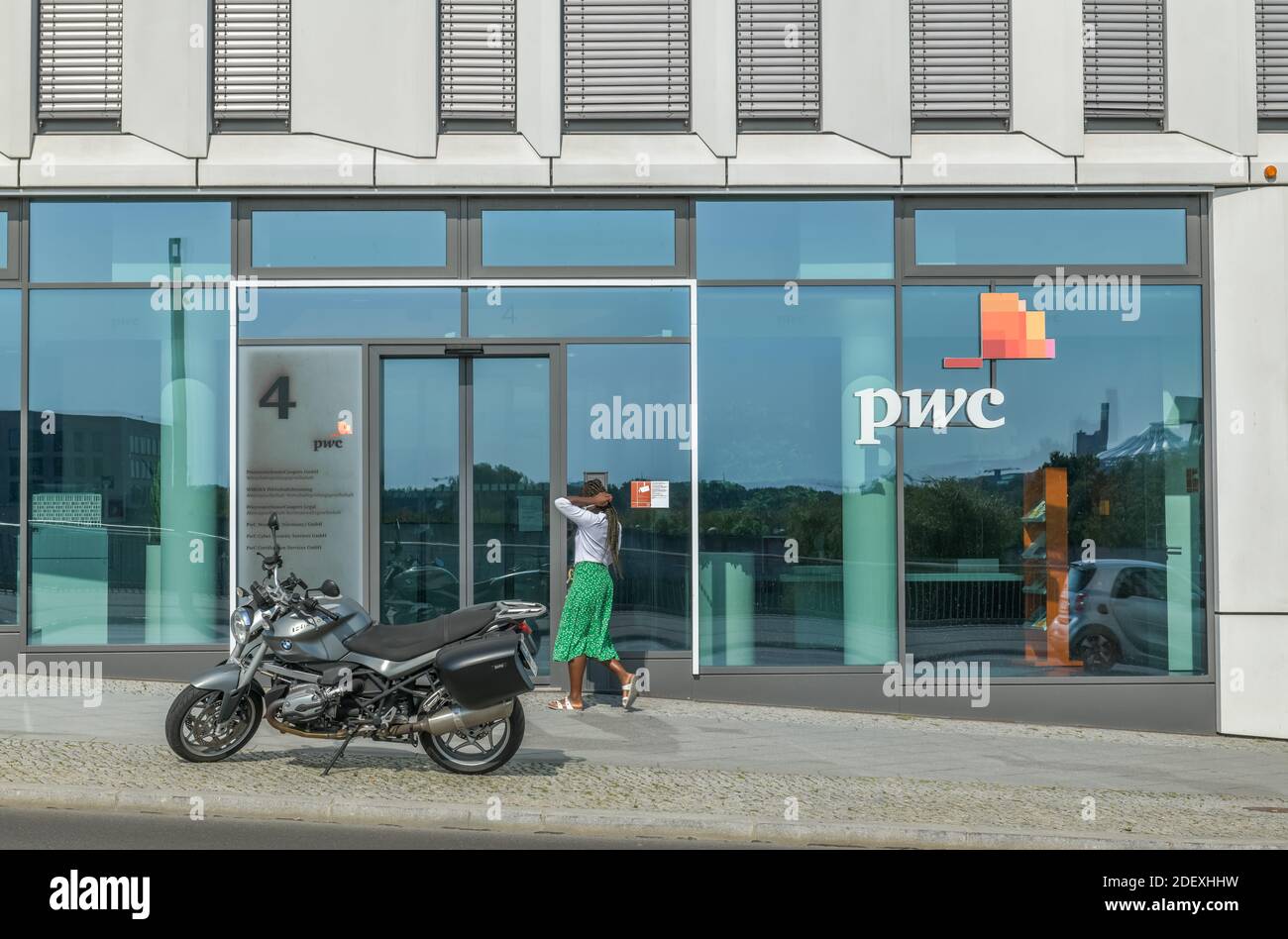 PricewaterhouseCoopers GmbH Wirtschaftsprüfungsgesellschaft, Kapelle ...