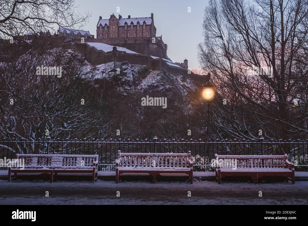 A rare Edinburgh snowfalls covers Edinburgh Castle and Princes Street ...