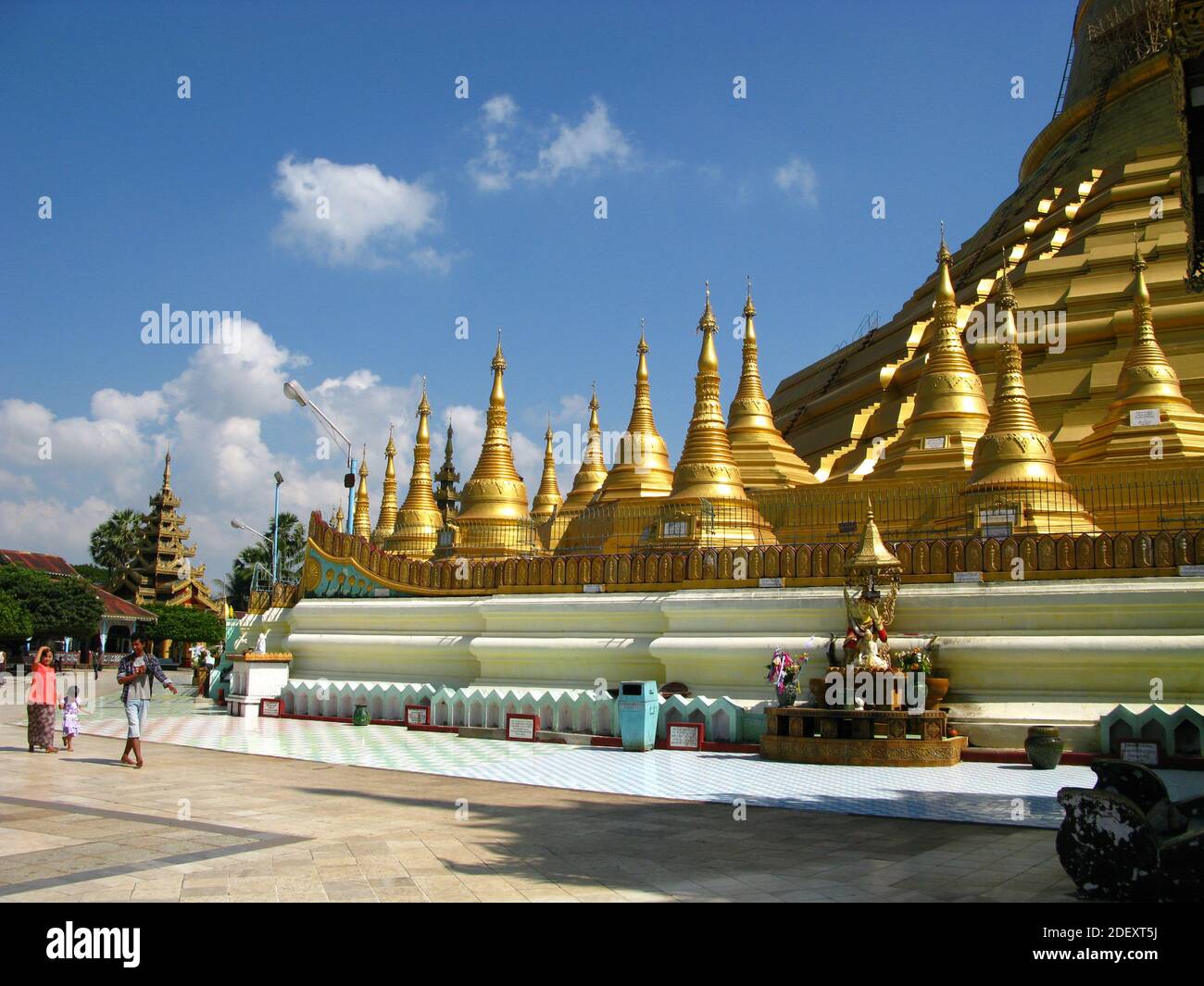 Myanmar bago elephant hi-res stock photography and images - Alamy