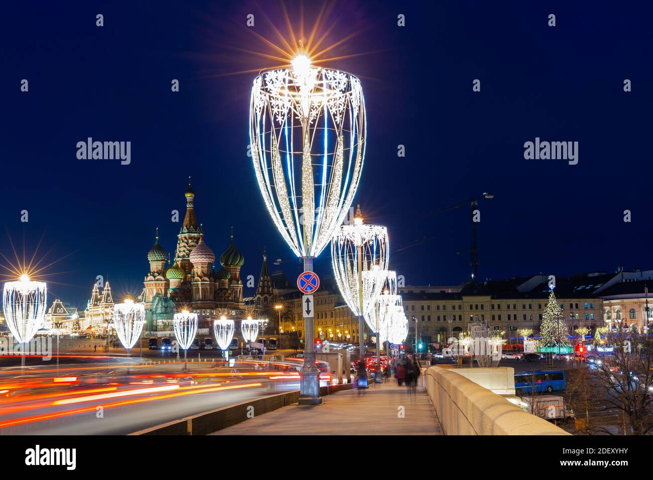 The view to the Red Square from the decorated Bolshoy Moskvoretsky ...