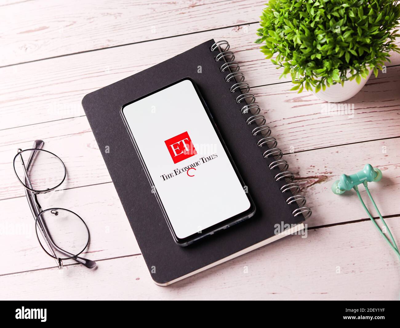 The economic times logo hi-res stock photography and images - Alamy