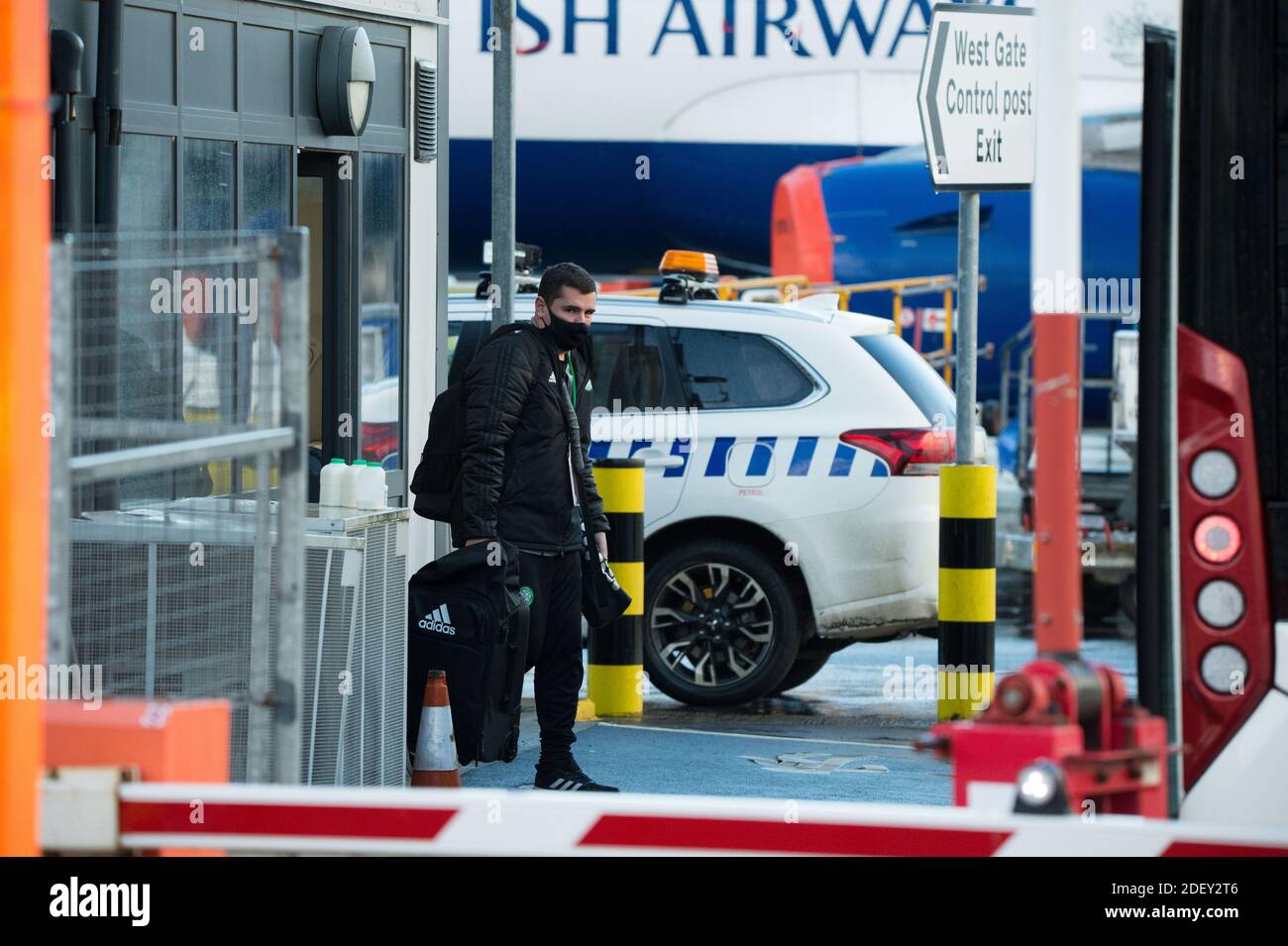 Getting off bus scotland hi-res stock photography and images - Alamy