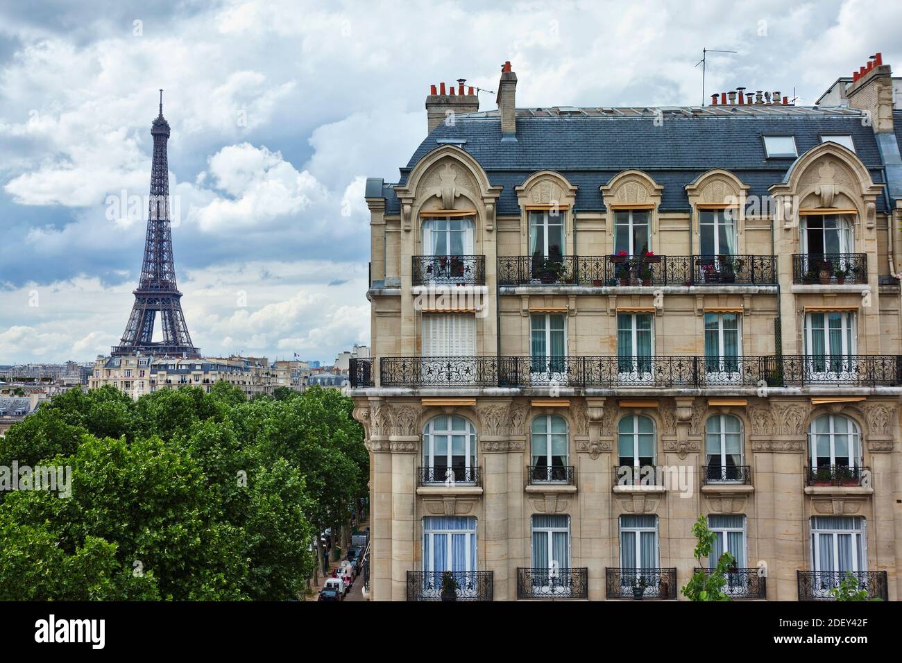 Eiffel Tower and Building, 7th Arrondissement, Paris, Ile-de-France ...
