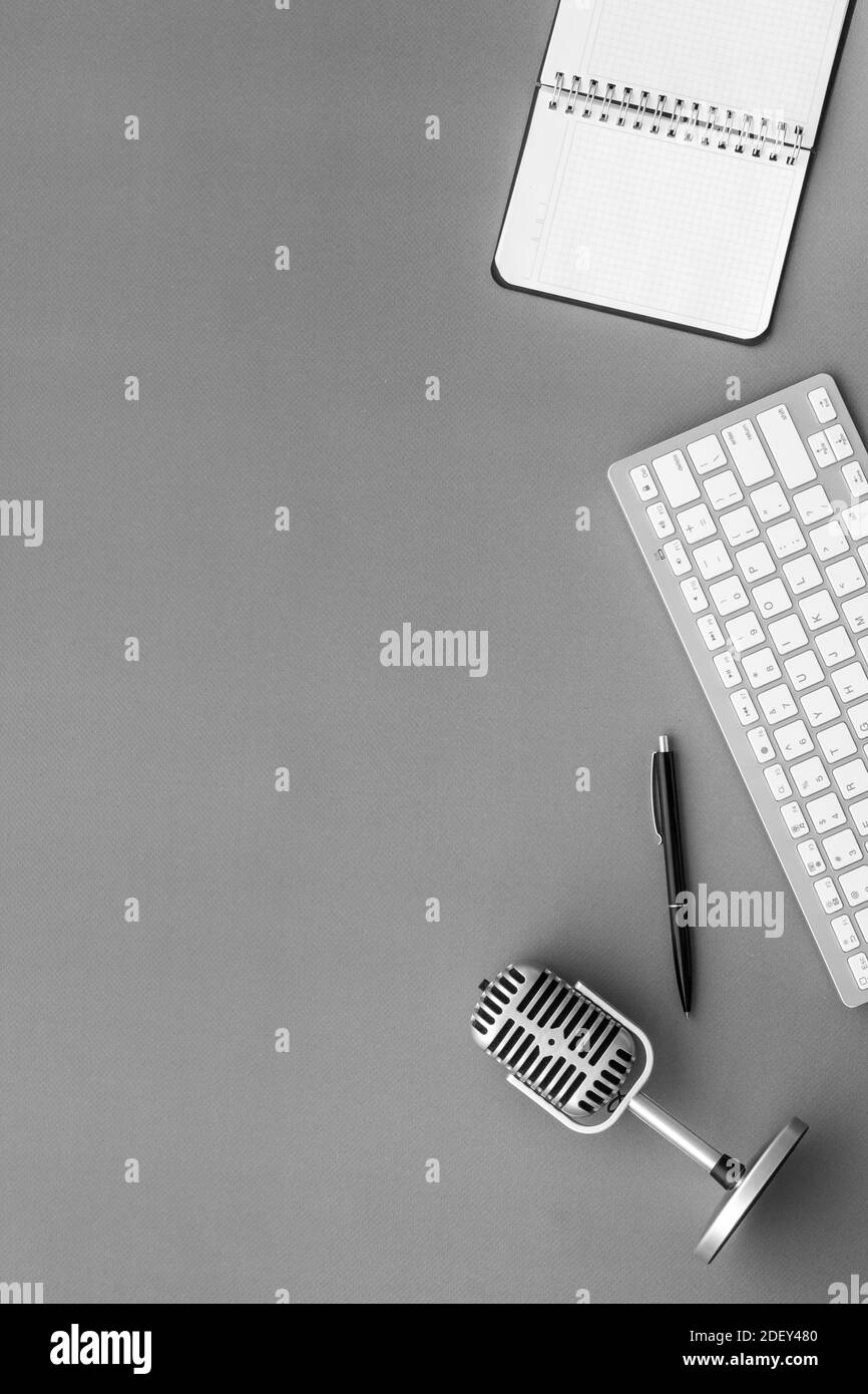 Microphone with keyboard on blogger table, flat lay Stock Photo - Alamy
