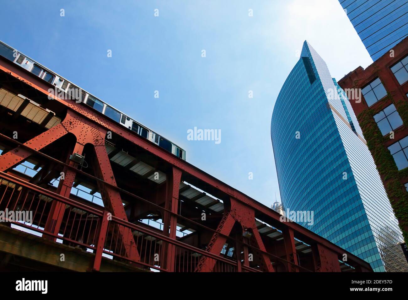 Chicago west wacker building hi-res stock photography and images - Alamy