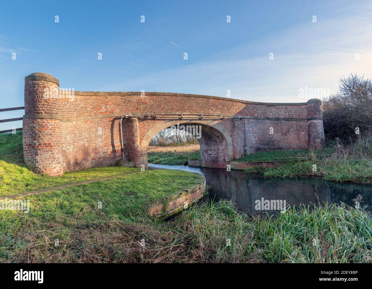 Red brick Church Bridge on the Pocklington Canal on a bright sunny ...