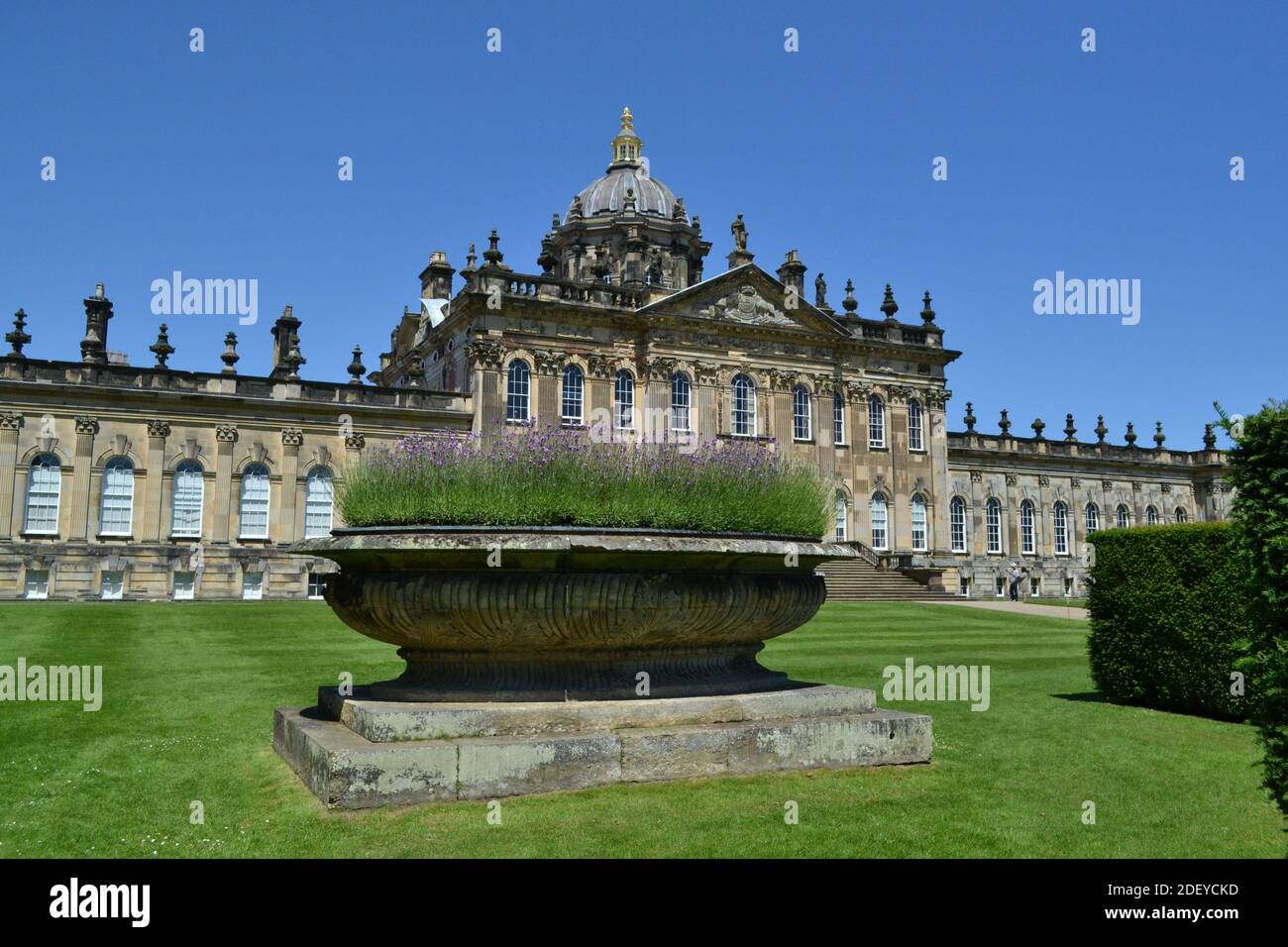 18th century stately home hi-res stock photography and images - Alamy