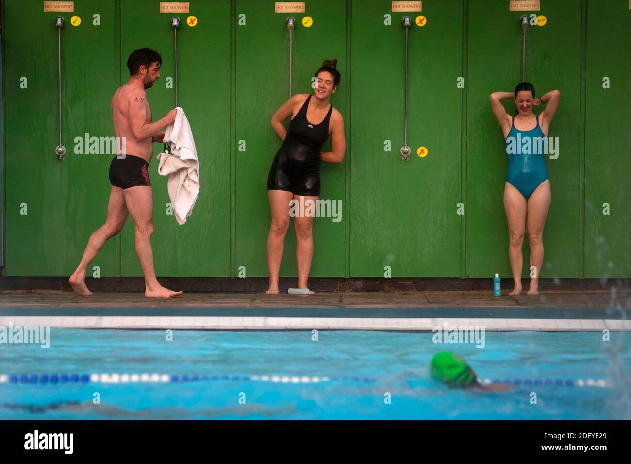 Swimming pool showers hi-res stock photography and images - Alamy