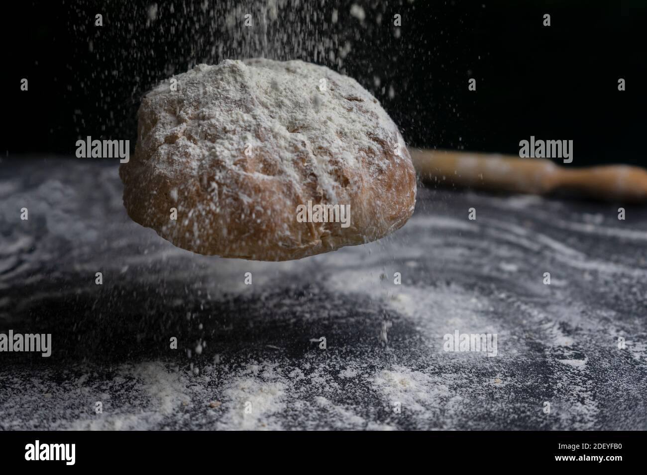 Flour splash hi-res stock photography and images - Alamy