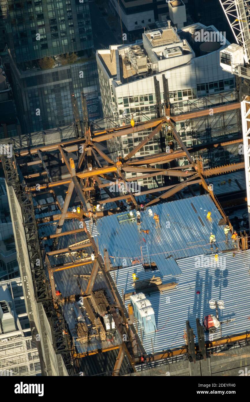 Hudson Yards Construction site with Tradesmen, NYC, USA Stock Photo - Alamy