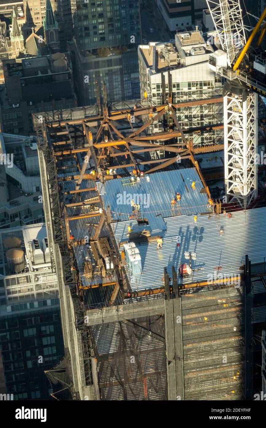 Hudson Yards Construction site with Tradesmen, NYC, USA Stock Photo - Alamy