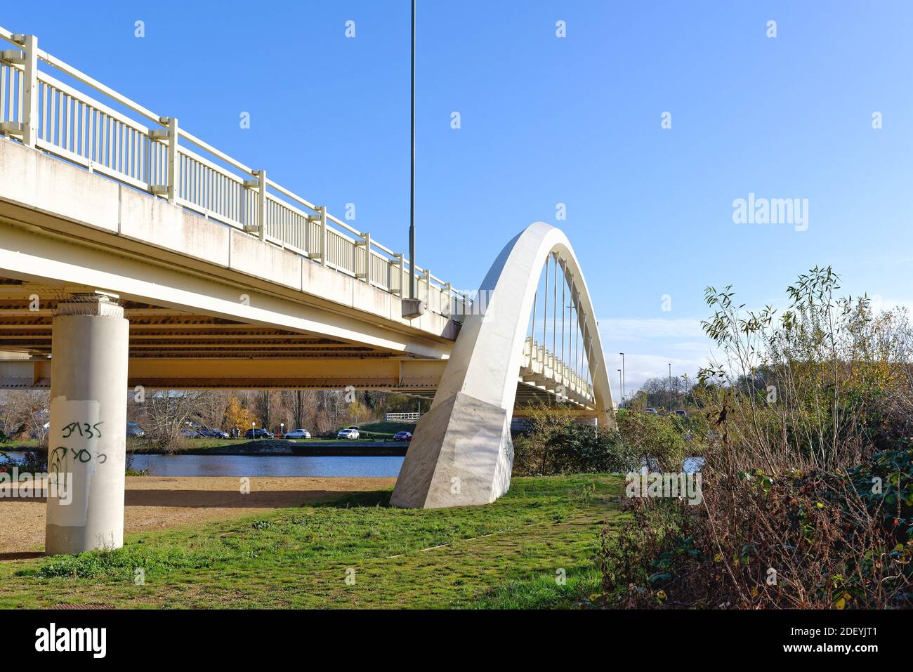 Walton bridge crossing over the River Thames connecting Walton to ...