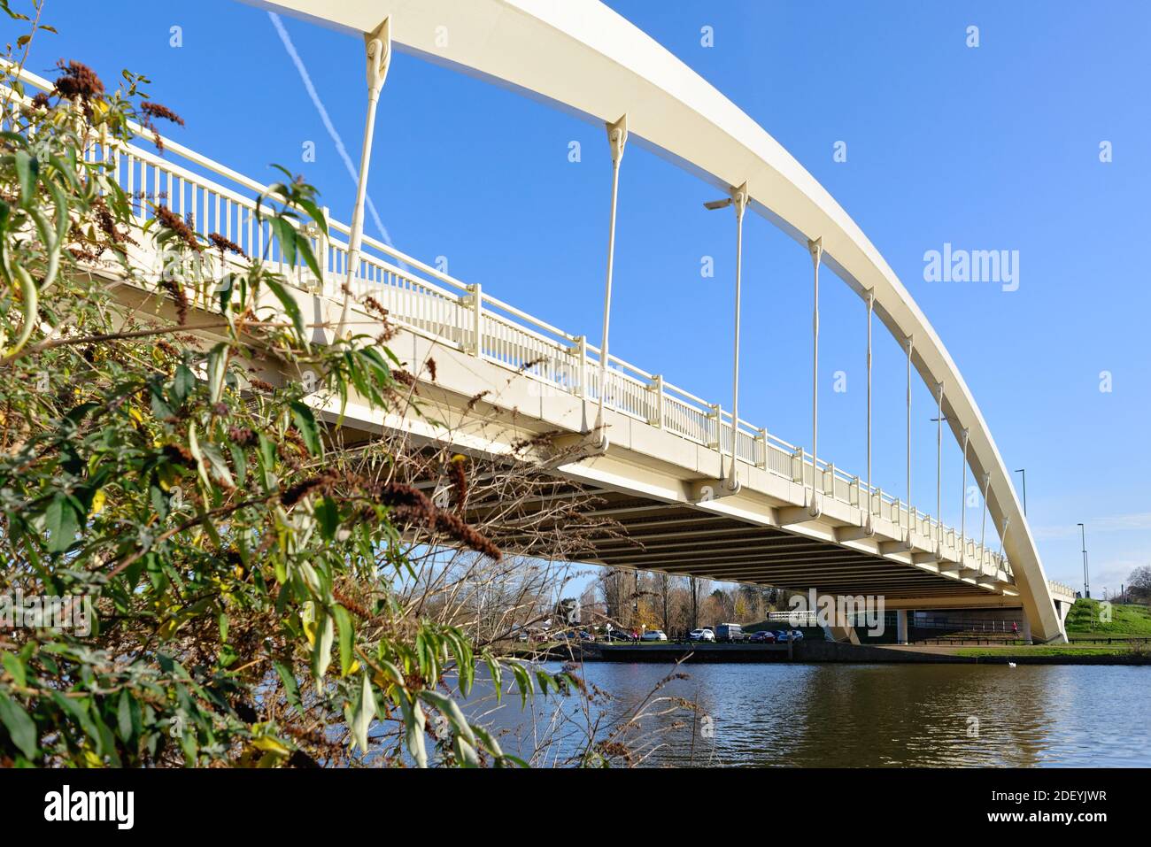 Walton bridge crossing over the River Thames connecting Walton to ...