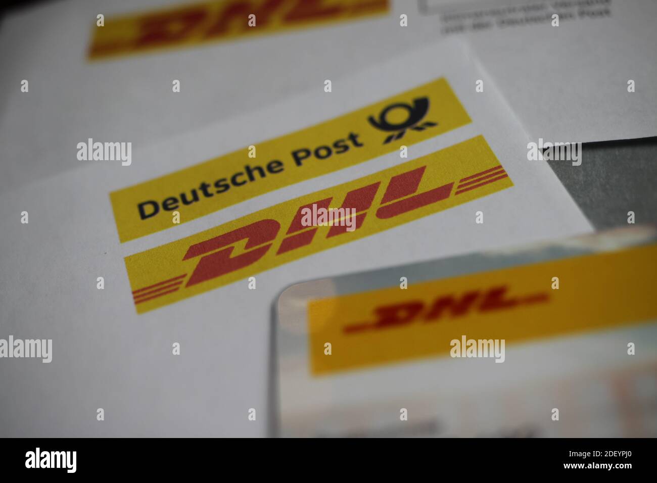 Dhl packstation for post and parcels hi-res stock photography and ...