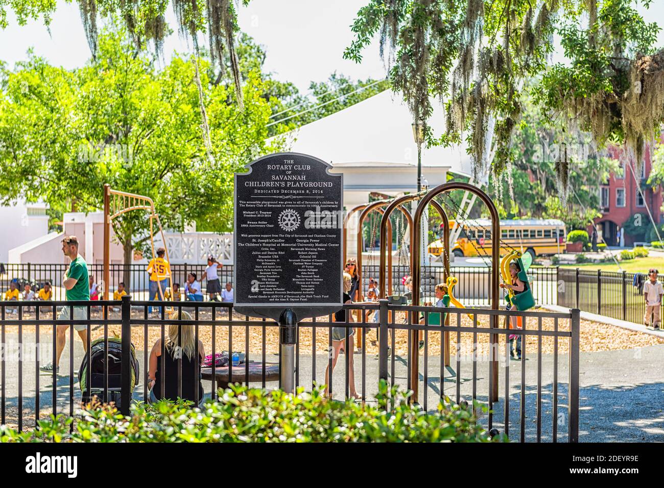 Forsyth park savannah child hi-res stock photography and images - Alamy
