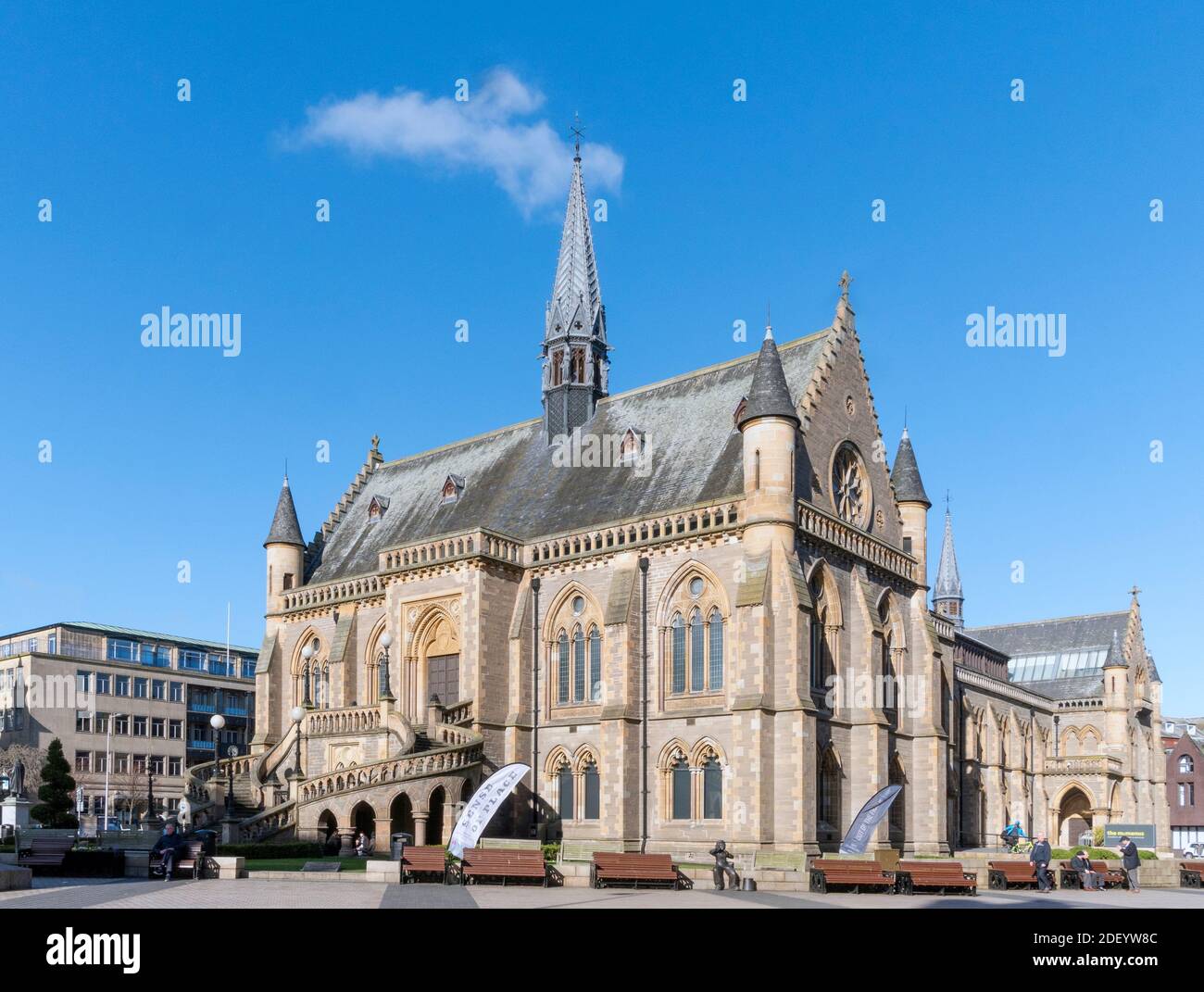 The McManus Art Gallery and Museum, Albert Square, Dundee, Tayside, Scotland, UK Stock Photo - Alamy